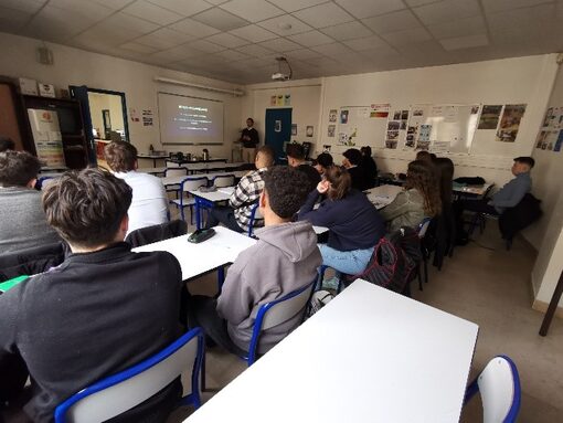 Lycée Alexis Monteil